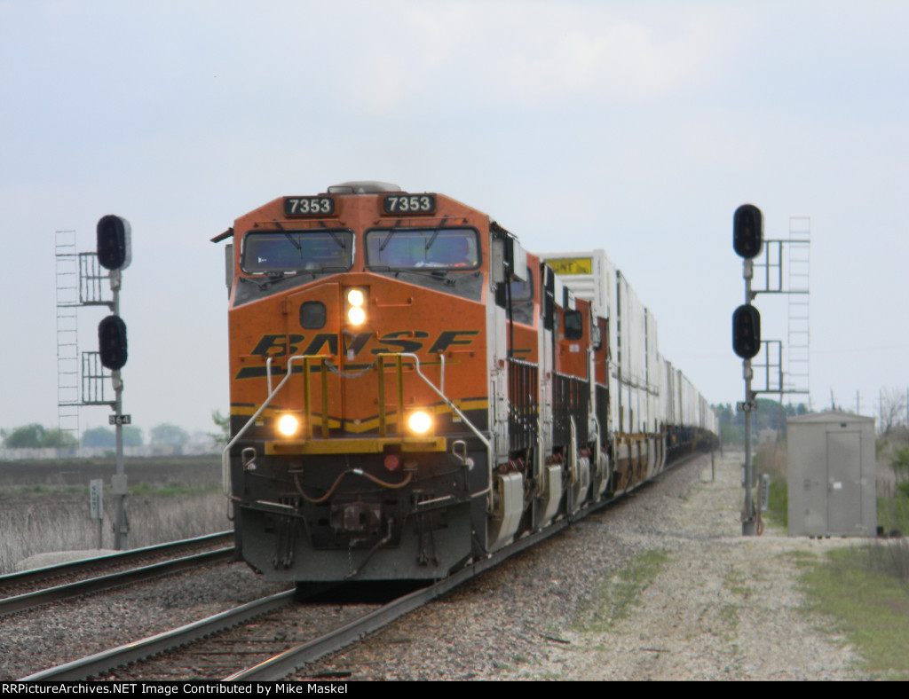 BNSF 7353